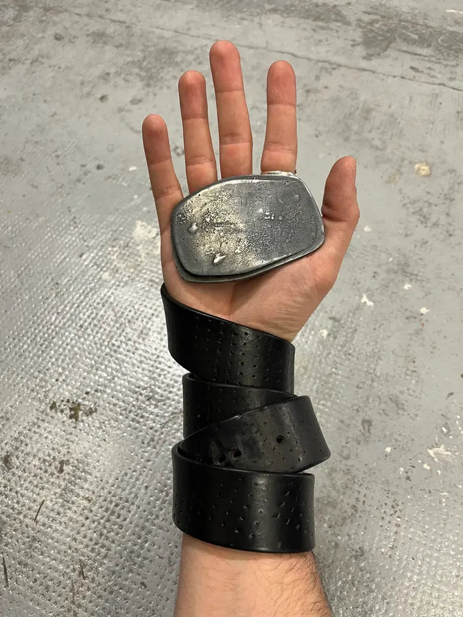 2000s Iceberg Moon Buckle Black Leather Belt – Dolce Vita Hub